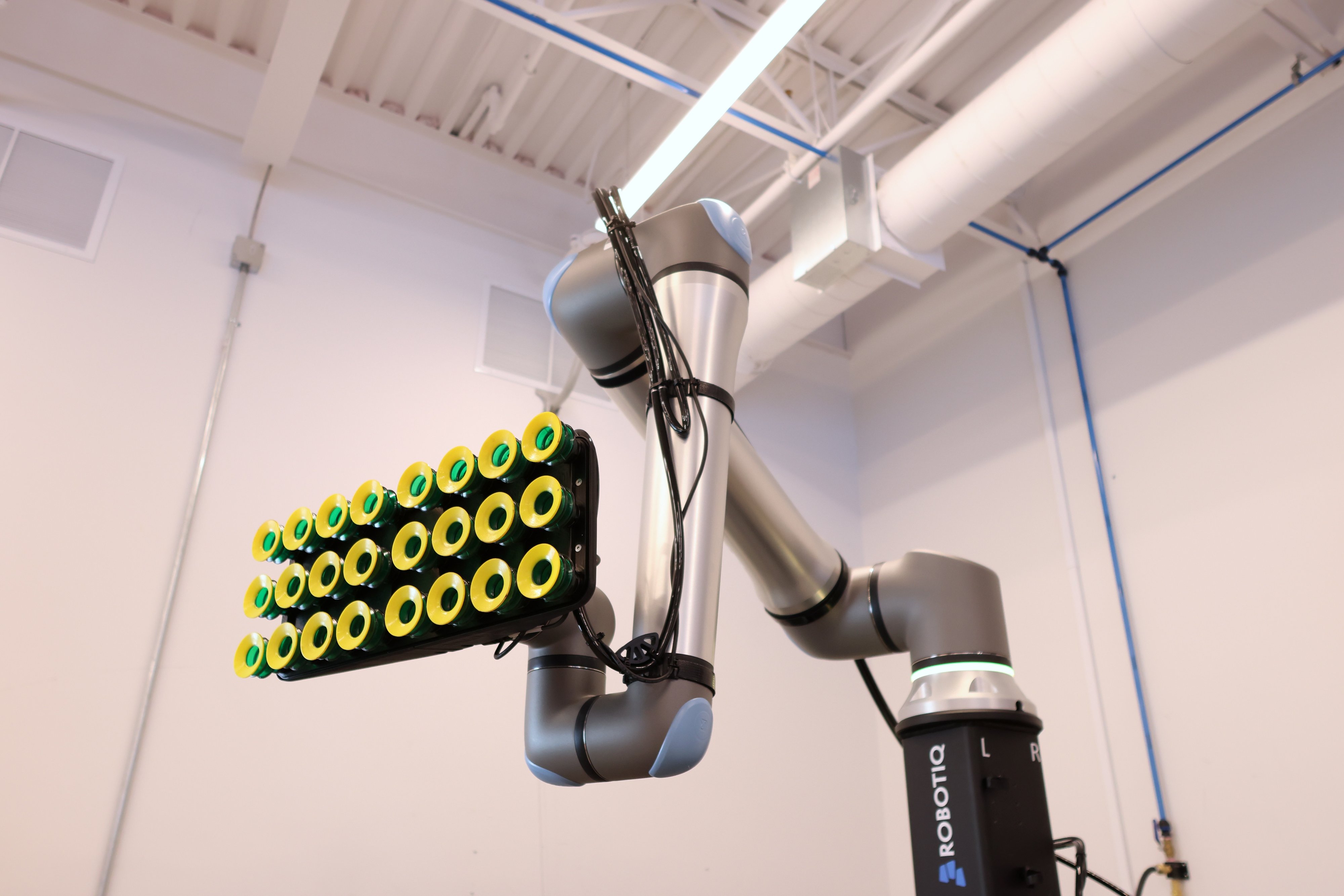 Vacuum Grippers | Robotiq