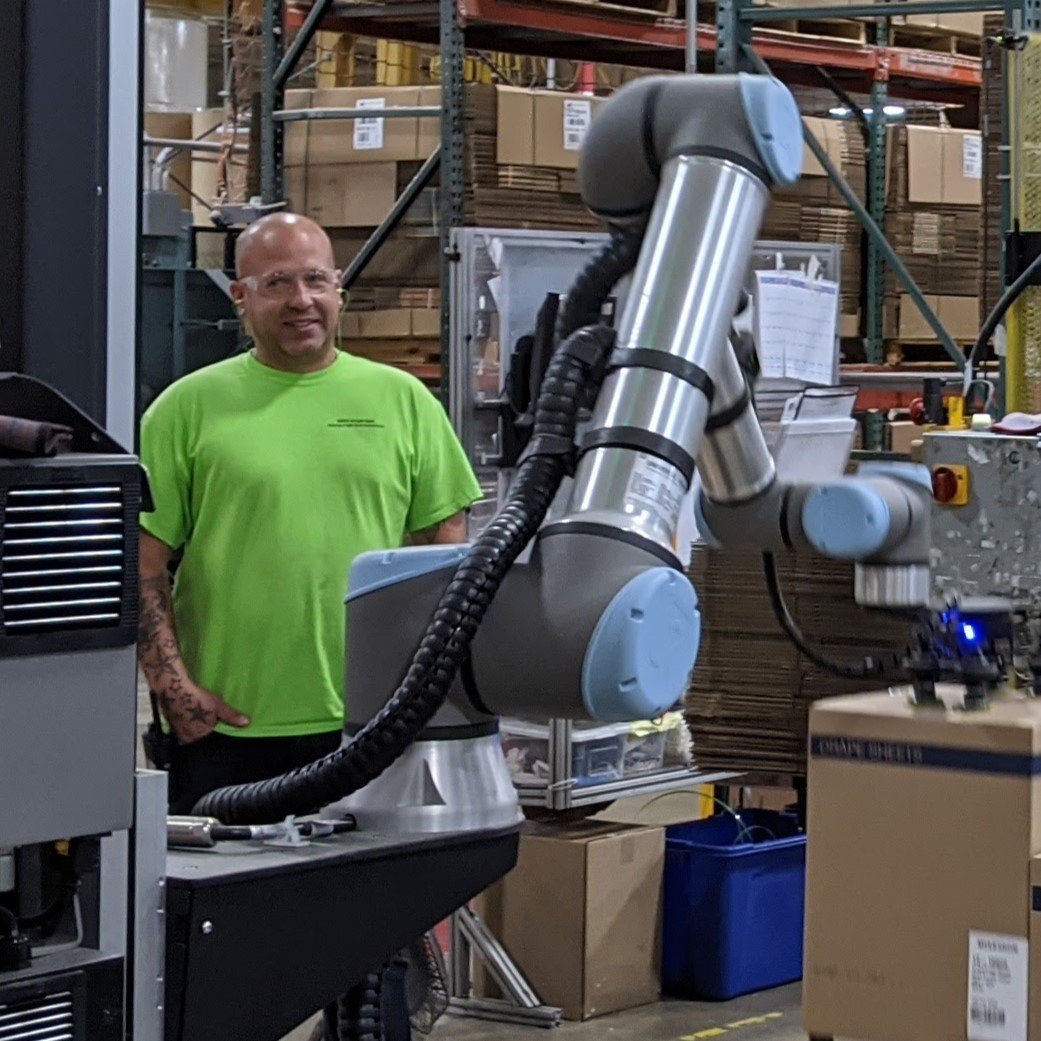 Automated Palletizing Solutions with Robotic Palletizers - Robotiq