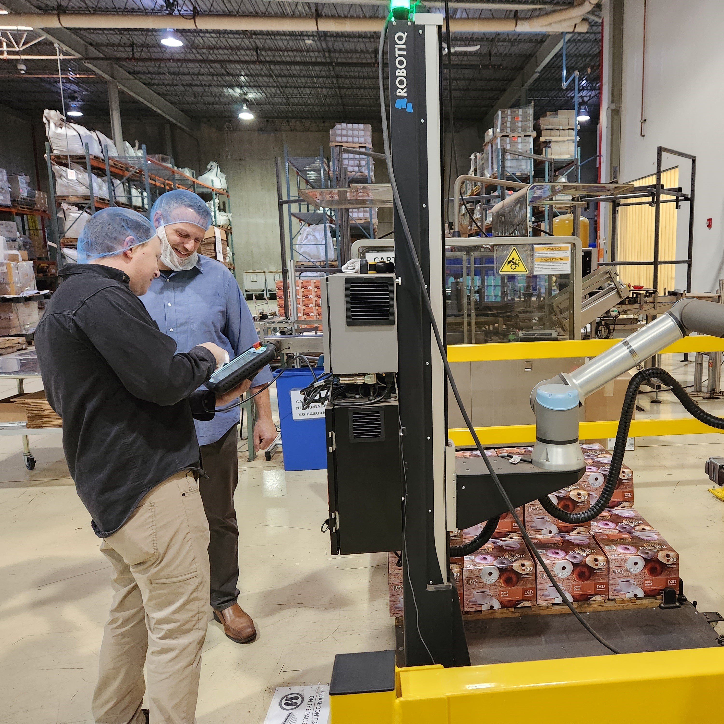 Automated Palletizing Solutions with Robotic Palletizers - Robotiq